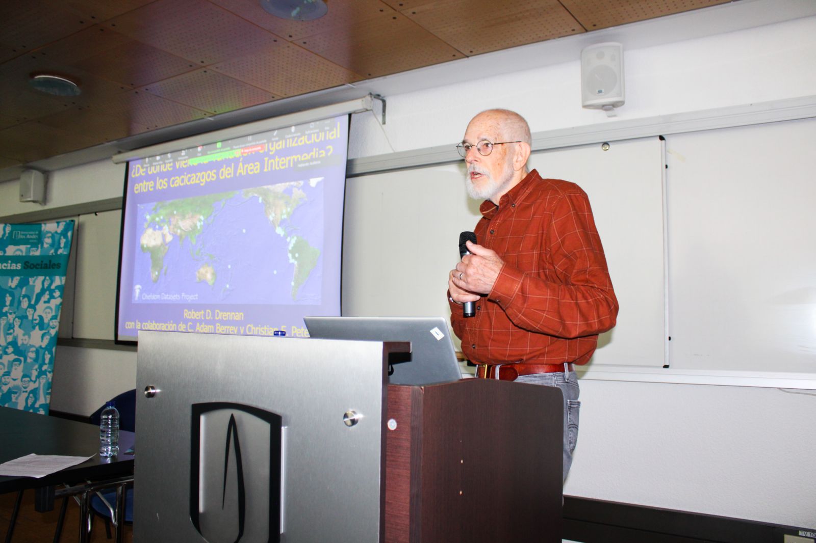 El arqueólogo Robert Drennan recibió un homenaje a su trayectoria en la ...