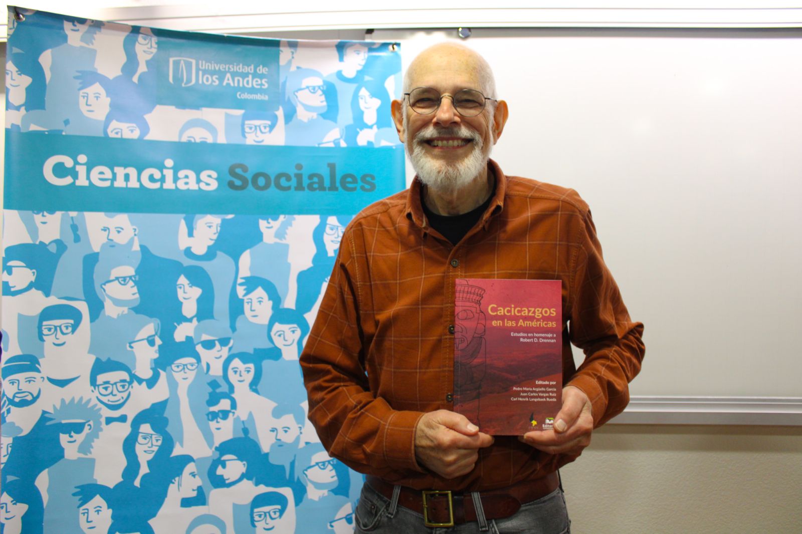 El arqueólogo Robert Drennan recibió un homenaje a su trayectoria en la ...